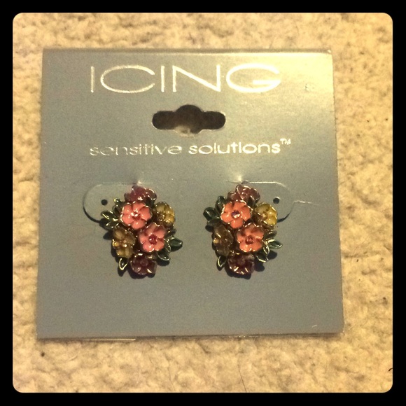 Icing | Jewelry | Flower Earrings | Poshmark